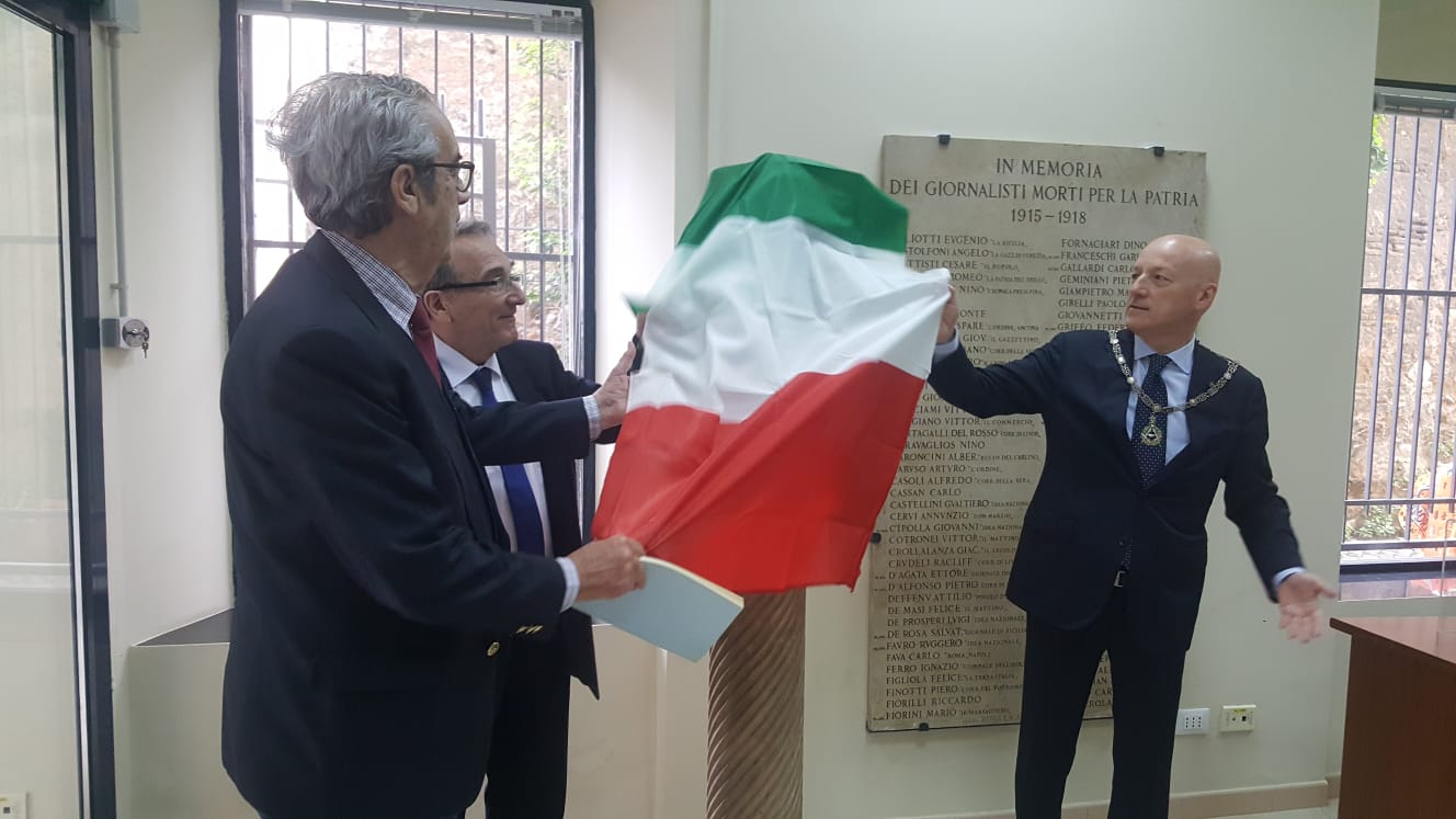 Un busto del giornalista, libero muratore e antifascista Meoni donato ...